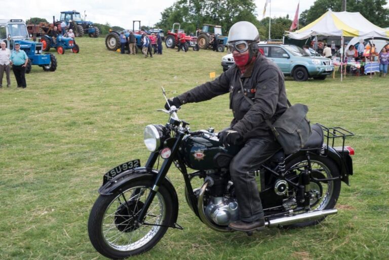 Eryrys Vintage Gathering & Tractor Road Run – Llanarmon-yn-Iâl, Eryrys ...